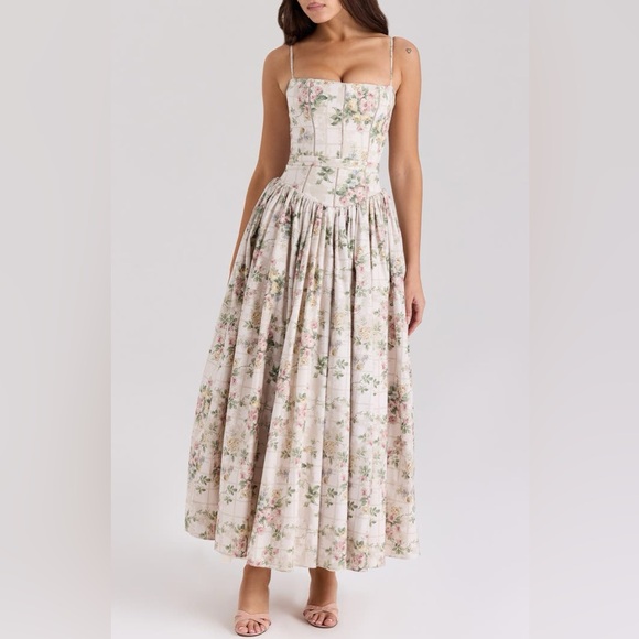 House of CB | Dresses | House Of Cb Floral Dress | Poshmark